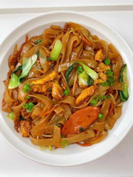 炒河粉的做法大全_家常炒河粉怎么炒不粘锅-第3张图片-山城妙识