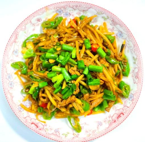 牛肉土豆丝怎么炒好吃窍门_牛肉炒土豆丝怎么不柴-第1张图片-山城妙识