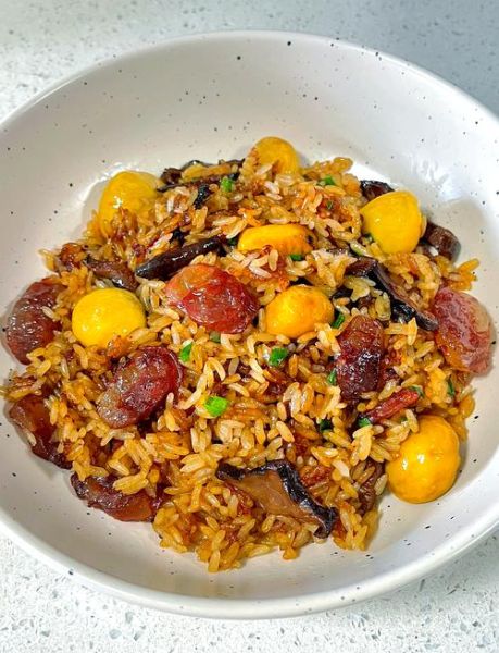 腊肠焖饭电饭锅做法_腊肠焖饭怎么做才香-第2张图片-山城妙识