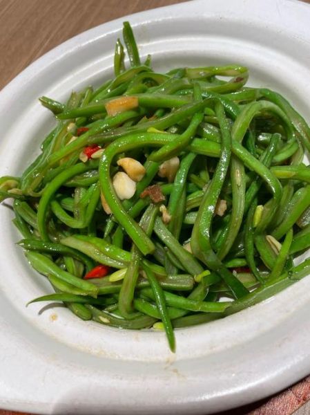 炒豆角怎么炒才翠绿_炒豆角用焯水吗-第2张图片-山城妙识
