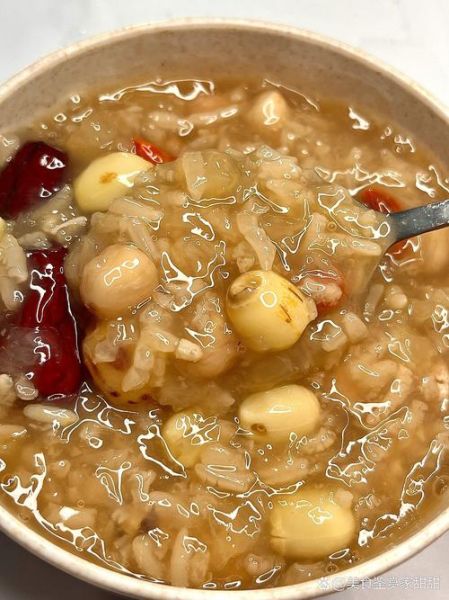 银耳莲子汤怎么煮_银耳莲子汤煮多久-第3张图片-山城妙识