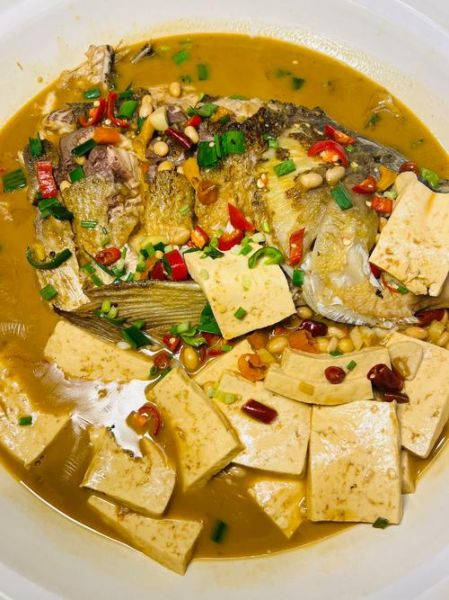 烧鱼头怎么做好吃_家常烧鱼头做法-第1张图片-山城妙识 烧鱼头怎么做好吃_家常烧鱼头做法-第1张图片-山城妙识