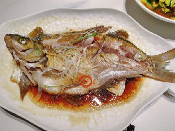 鲈鱼有几种做法_清蒸鲈鱼怎么做才鲜嫩-第3张图片-山城妙识