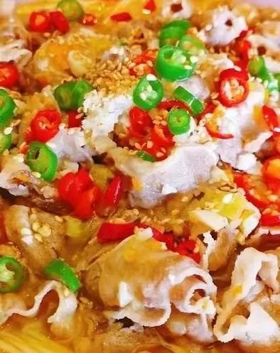 金针菇肥牛锅怎么做_金针菇肥牛锅需要焯水吗-第1张图片-山城妙识