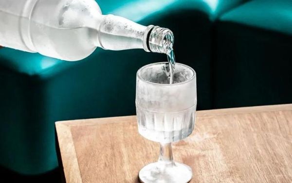 马提尼鸡尾酒怎么调_马提尼鸡尾酒配方比例-第3张图片-山城妙识 马提尼鸡尾酒怎么调_马提尼鸡尾酒配方比例-第3张图片-山城妙识