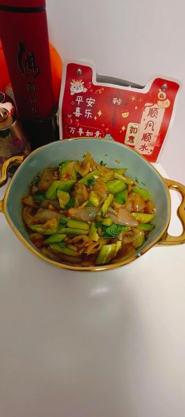 黄瓜拉皮怎么做好吃_黄瓜拉皮热量高吗-第2张图片-山城妙识