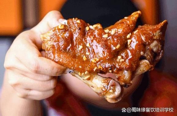 烤猪蹄培训一般多少钱_学烤猪蹄学费贵不贵-第2张图片-山城妙识 烤猪蹄培训一般多少钱_学烤猪蹄学费贵不贵-第2张图片-山城妙识