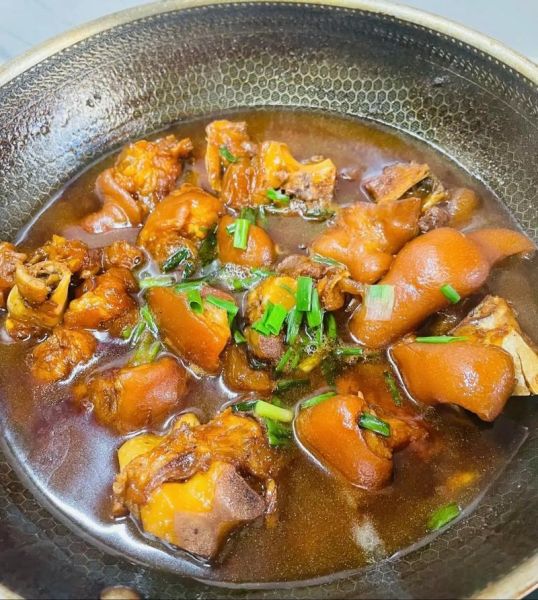 红烧猪蹄电压力锅做法_家常红烧猪蹄怎么做-第3张图片-山城妙识