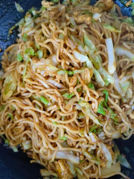 焖饼怎么做好吃窍门_焖饼不粘锅的秘诀-第2张图片-山城妙识