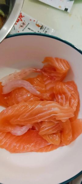 生吃三文鱼正确吃法_三文鱼刺身安全吗-第2张图片-山城妙识