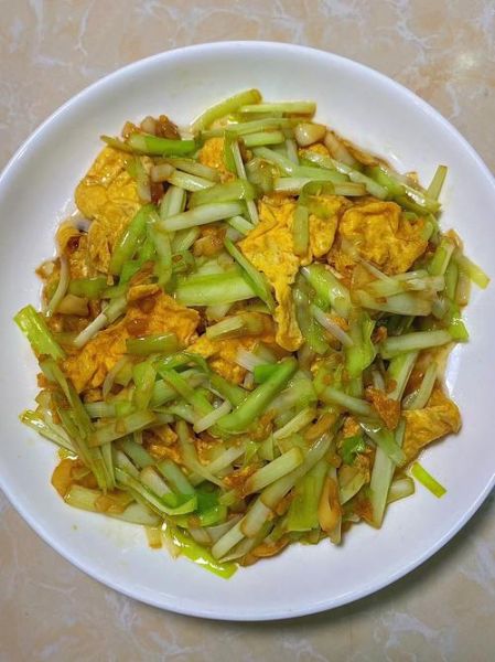 韭黄炒什么好吃_韭黄炒蛋还是炒肉-第1张图片-山城妙识 韭黄炒什么好吃_韭黄炒蛋还是炒肉-第1张图片-山城妙识