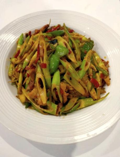 鲜竹笋炒肉怎么做_竹笋炒肉要不要焯水-第1张图片-山城妙识 鲜竹笋炒肉怎么做_竹笋炒肉要不要焯水-第1张图片-山城妙识