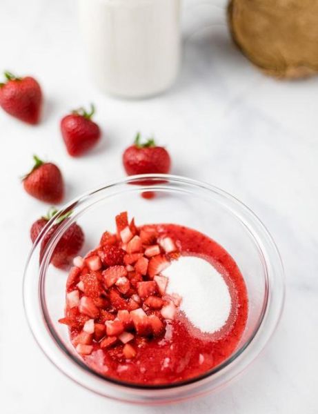 草莓牛奶怎么做_草莓牛奶做法窍门-第1张图片-山城妙识