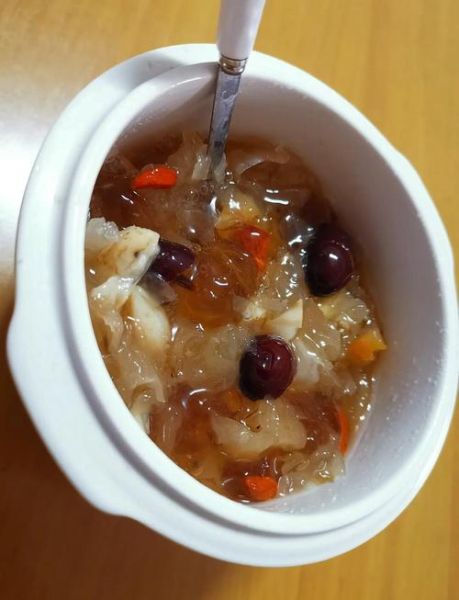 银耳莲子羹怎么熬出胶_银耳莲子羹出胶技巧-第3张图片-山城妙识