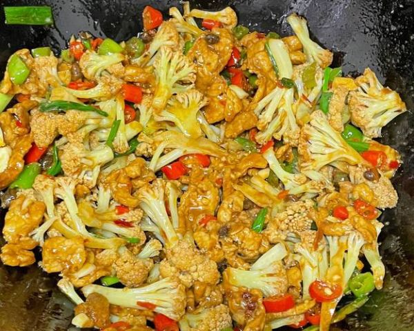 炒花菜怎么炒好吃_花菜炒多久才脆嫩-第1张图片-山城妙识