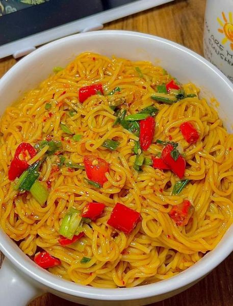 蚝油拌面怎么做_蚝油拌面热量高吗-第3张图片-山城妙识