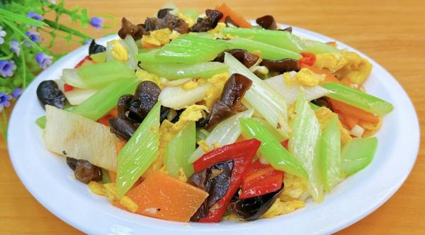 炒芹菜怎么炒才好吃_芹菜炒多久才脆嫩-第3张图片-山城妙识 炒芹菜怎么炒才好吃_芹菜炒多久才脆嫩-第3张图片-山城妙识