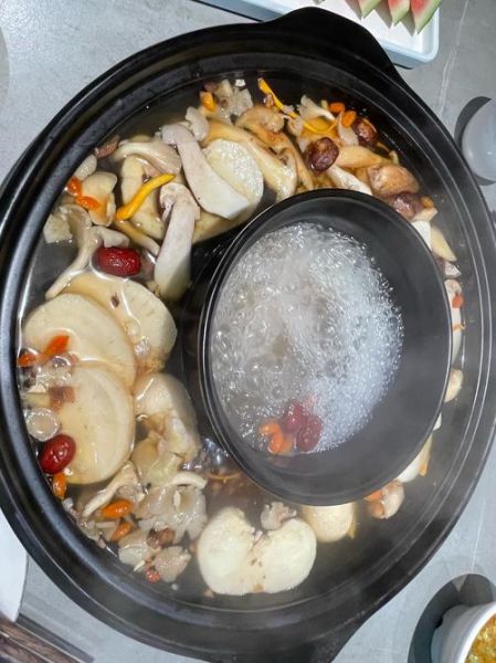 自制菌汤锅底怎么做_菌汤锅底需要哪些菌菇-第3张图片-山城妙识 自制菌汤锅底怎么做_菌汤锅底需要哪些菌菇-第3张图片-山城妙识