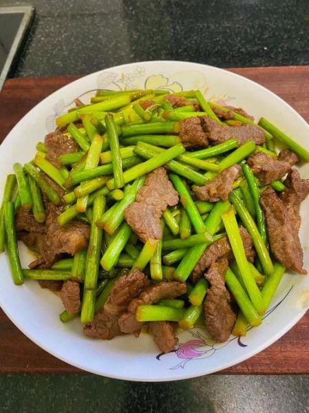 蒜苔炒牛肉怎么炒才嫩_蒜苔炒牛肉家常做法-第2张图片-山城妙识