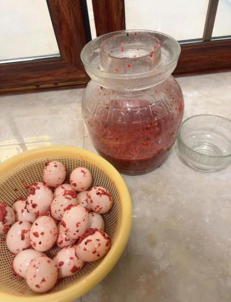 白酒腌鸭蛋的正确方法_鸭蛋用多少度白酒最好-第1张图片-山城妙识 白酒腌鸭蛋的正确方法_鸭蛋用多少度白酒最好-第1张图片-山城妙识
