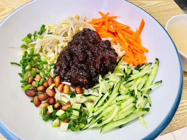 炸酱面怎么做才正宗_炸酱面用什么酱最好吃-第3张图片-山城妙识