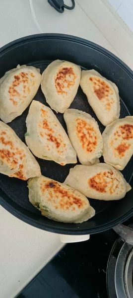 韭菜鸡蛋盒子怎么和面不破皮_韭菜鸡蛋盒子家常做法-第1张图片-山城妙识 韭菜鸡蛋盒子怎么和面不破皮_韭菜鸡蛋盒子家常做法-第1张图片-山城妙识