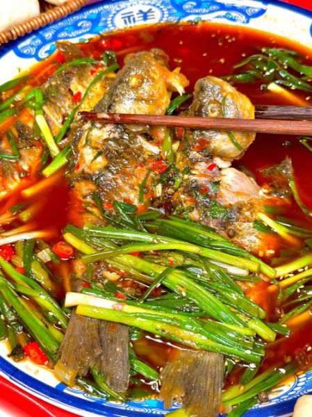 鲫鱼吃什么食物_鲫鱼最爱吃的饵料有哪些-第3张图片-山城妙识