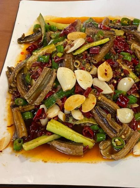 炒鳝鱼的家常做法_鳝鱼怎么炒才嫩滑-第1张图片-山城妙识 炒鳝鱼的家常做法_鳝鱼怎么炒才嫩滑-第1张图片-山城妙识