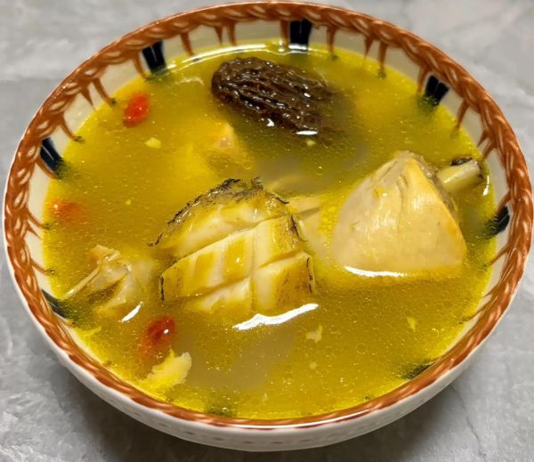 鲍鱼跟什么炖汤好喝_鲍鱼炖汤最佳搭配-第1张图片-山城妙识 鲍鱼跟什么炖汤好喝_鲍鱼炖汤最佳搭配-第1张图片-山城妙识