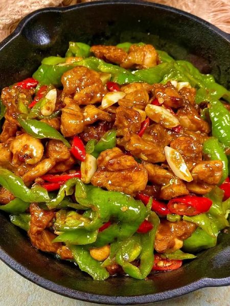 青椒炒鸡腿怎么做_青椒炒鸡腿热量高吗-第1张图片-山城妙识