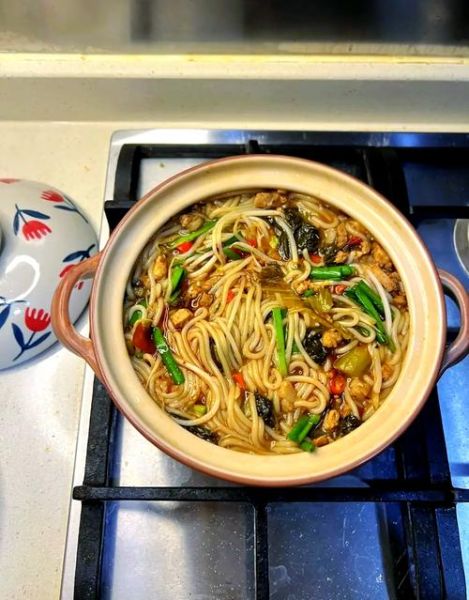 砂锅米线酱料怎么做_砂锅米线酱料配方-第3张图片-山城妙识