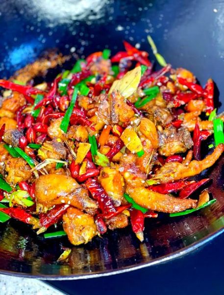 辣子鸡怎么做才外酥里嫩_辣子鸡用什么辣椒最正宗-第3张图片-山城妙识