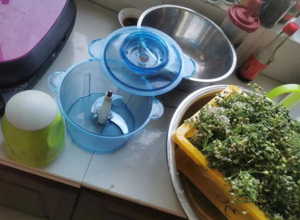 韭菜花酱怎么做_韭菜花酱制作窍门-第2张图片-山城妙识