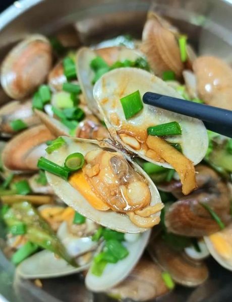 爆炒花甲怎么炒才没沙_爆炒花甲需要焯水吗-第1张图片-山城妙识