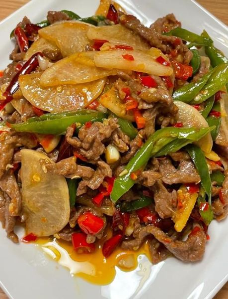 酸萝卜炒什么好吃_酸萝卜炒肉的做法-第1张图片-山城妙识