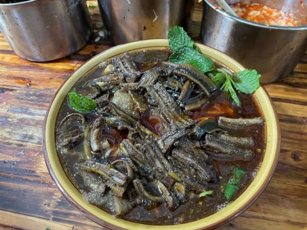 活黄鳝怎么杀_黄鳝宰杀步骤详解-第2张图片-山城妙识 活黄鳝怎么杀_黄鳝宰杀步骤详解-第2张图片-山城妙识