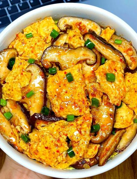 香菇炒鸡蛋怎么炒_香菇炒鸡蛋的家常做法-第1张图片-山城妙识 香菇炒鸡蛋怎么炒_香菇炒鸡蛋的家常做法-第1张图片-山城妙识