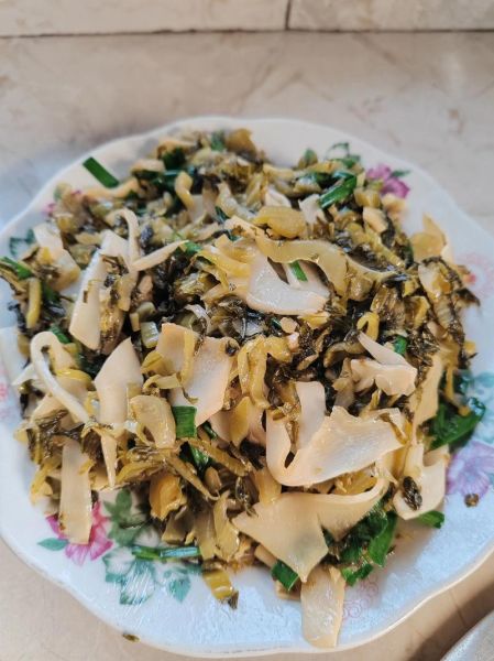 酸菜炒竹笋怎么做_酸菜炒竹笋用焯水吗-第3张图片-山城妙识 酸菜炒竹笋怎么做_酸菜炒竹笋用焯水吗-第3张图片-山城妙识