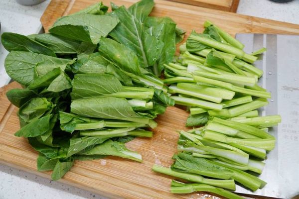 菜心怎么切_菜心切段还是切丝-第1张图片-山城妙识