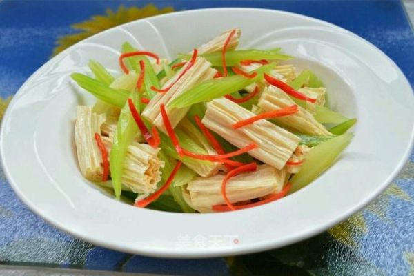 芹菜腐竹凉菜怎么做_芹菜腐竹凉菜需要焯水吗-第3张图片-山城妙识 芹菜腐竹凉菜怎么做_芹菜腐竹凉菜需要焯水吗-第3张图片-山城妙识