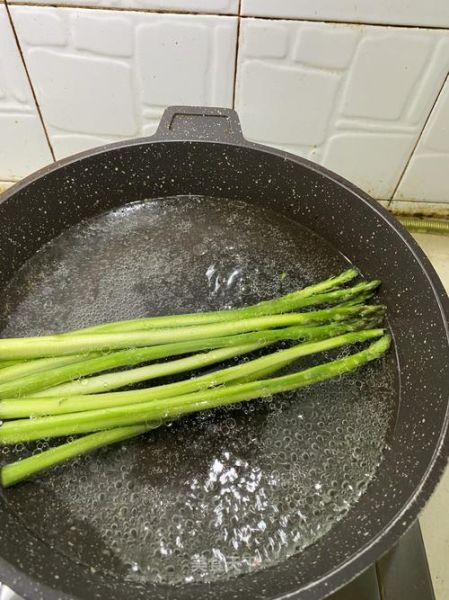 芦笋用不用焯水_芦笋焯水正确方法-第3张图片-山城妙识 芦笋用不用焯水_芦笋焯水正确方法-第3张图片-山城妙识