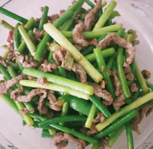 牛肉炒蒜苗怎么做_牛肉炒蒜苗的家常做法-第1张图片-山城妙识