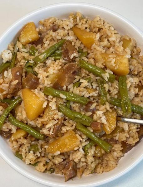 豆角焖饭怎么做_豆角焖饭水米比例是多少-第1张图片-山城妙识 豆角焖饭怎么做_豆角焖饭水米比例是多少-第1张图片-山城妙识