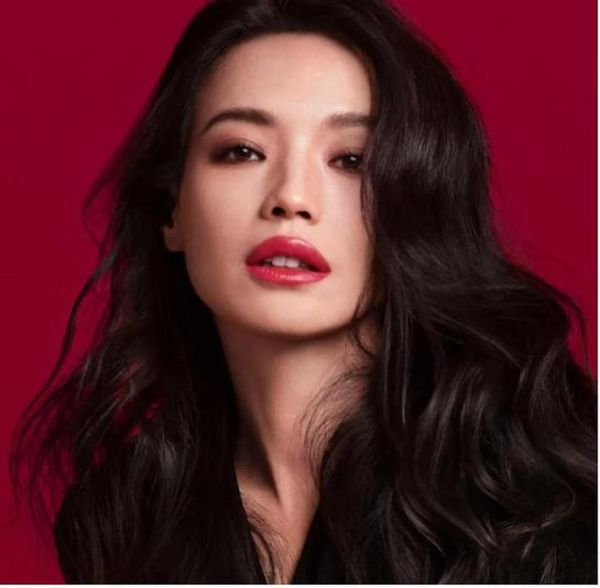 鲶鱼脸女星是谁_鲶鱼系长相代表人物-第1张图片-山城妙识