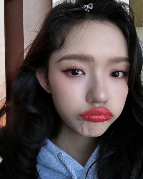 鲶鱼脸女星是谁_鲶鱼系长相代表人物-第2张图片-山城妙识