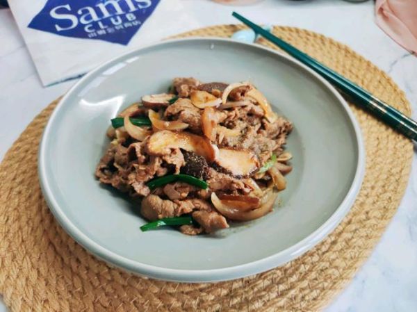 香菇炒牛肉怎么做_香菇炒牛肉用什么牛肉-第3张图片-山城妙识