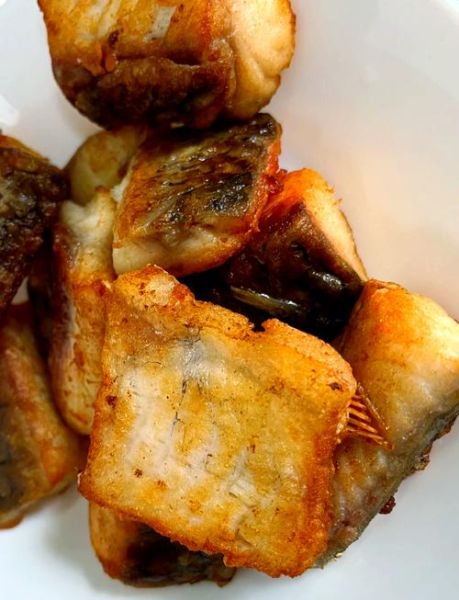 煎糍粑鱼怎么做_煎糍粑鱼为什么容易碎-第1张图片-山城妙识