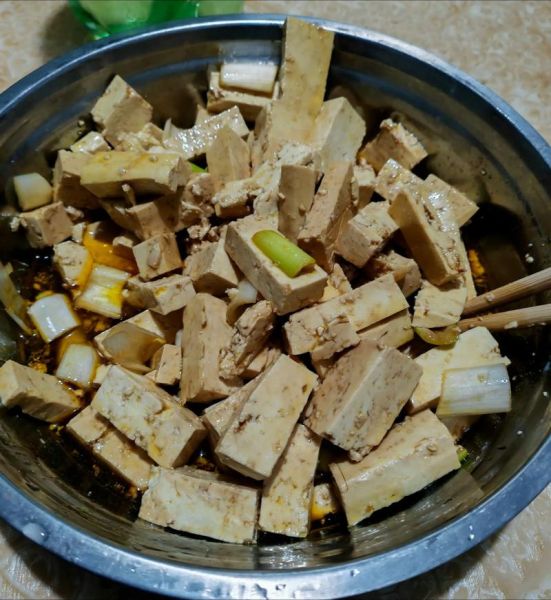 小葱拌豆腐怎么做_一清二白做法窍门-第3张图片-山城妙识 小葱拌豆腐怎么做_一清二白做法窍门-第3张图片-山城妙识