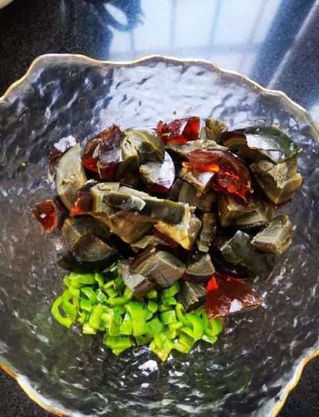 松花蛋的制作方法_松花蛋怎么做好吃-第1张图片-山城妙识