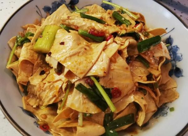 麻辣油豆皮怎么做_油豆皮焯水还是不焯水-第2张图片-山城妙识 麻辣油豆皮怎么做_油豆皮焯水还是不焯水-第2张图片-山城妙识